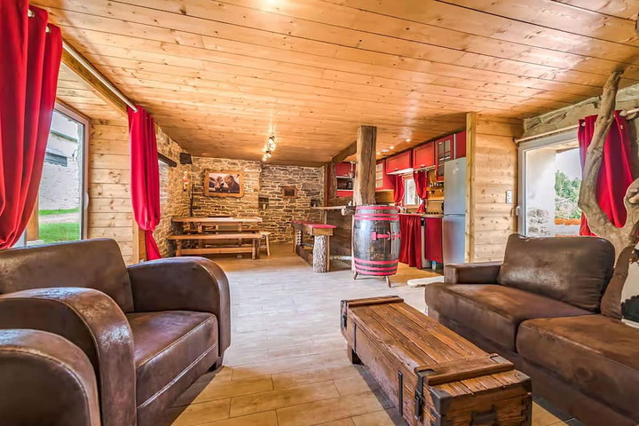 4 Bedroom Cozy Home In Rosporden - Brittany