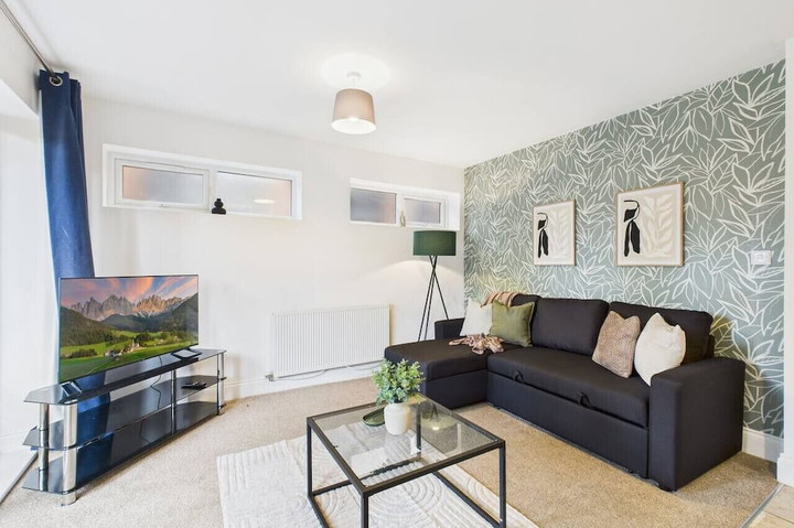 *New* | No5 Saxon Way | Gym | Pool & Spa - Bromsgrove
