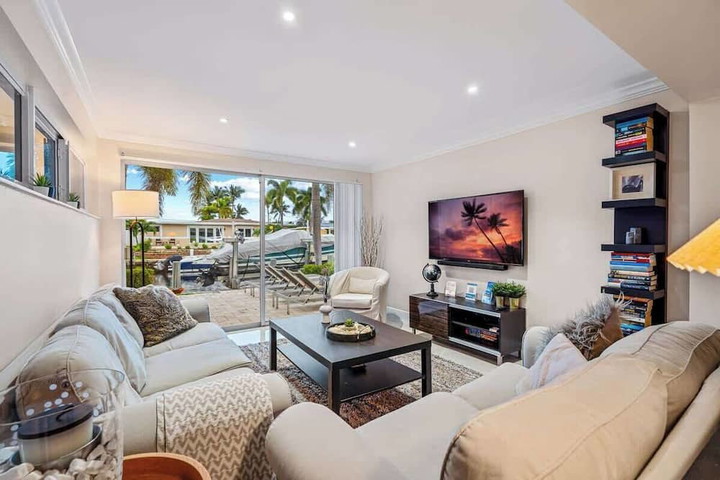 Waterfront 3br Home W/ Heated Pool & Kayaks - Deerfield Beach, FL