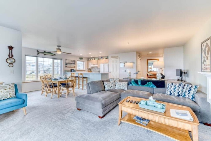 Hot Tub, Ocean View, Beach Access (Shenanigans) - Westport, WA
