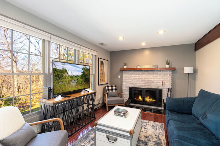 Carol's Cottage | Galena Territory Vacation Rental | Fireplace | Dog-friendly - Galena, IL