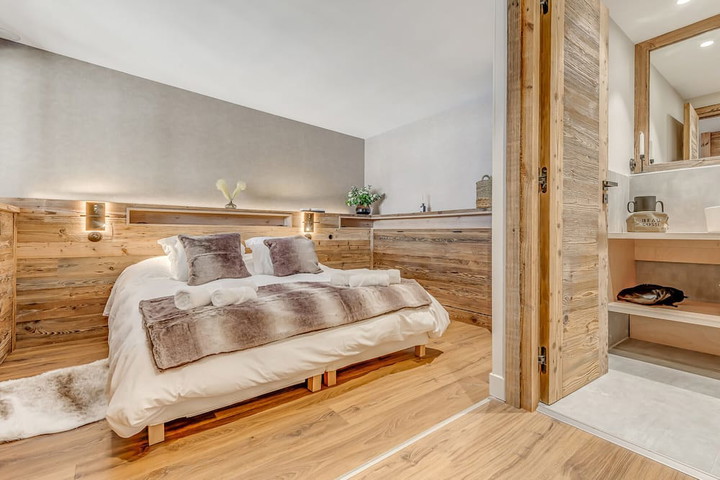 Spacious Apartment, Lake View - 14 Guests - ティニュ