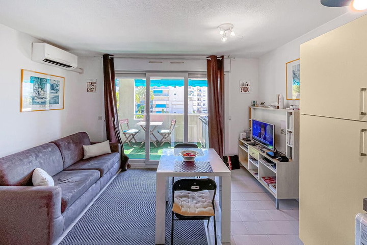 Awesome Apartment In Antibes Les Pins With House Sea View - Antibes