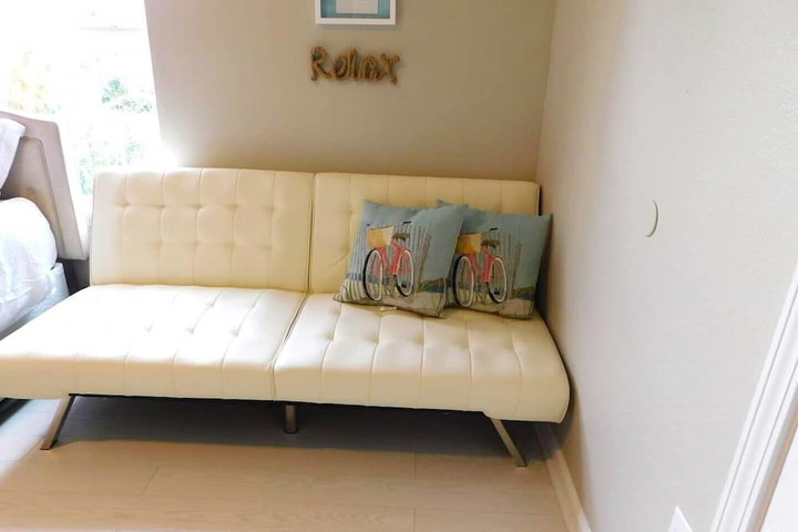 5 Min Walk To Beach (1 Block). Newly Renovated Spacious 3beds 3baths - Gulfport, MS