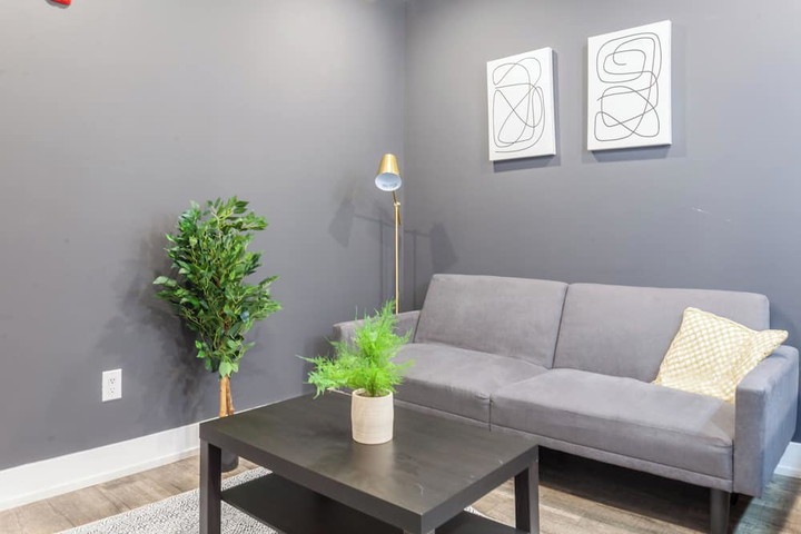 Spacious 3-bed,3bath, Queen Beds, Tv ,Washer/dryer - Philadelphia, PA