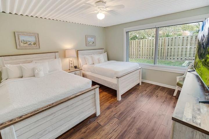 Beaches And Waves Two Bdrm Resort View 1st Floor - Pawleys Island, SC