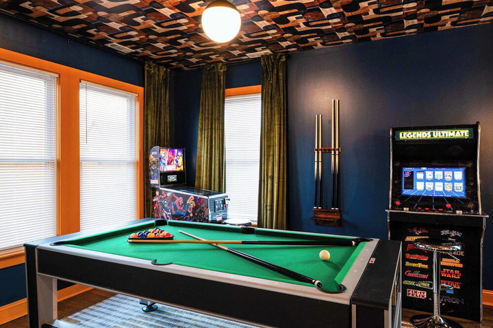 Mini Golf|sauna|hot Tub|cinema|large Group|bbq - Indianapolis, IN