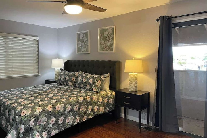 Comfy Townhome Retreat - Modesto, CA