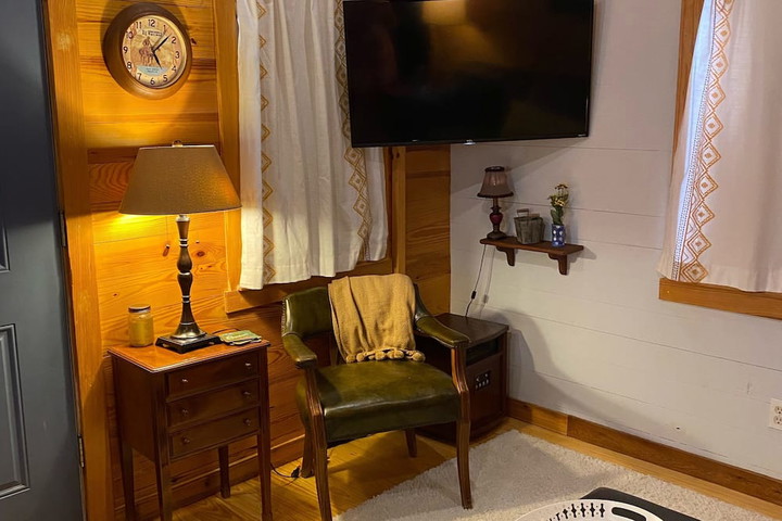 Quaint Cabin In Foothills Of The Ozarks - Quick Access To Fayetteville And Nwa! - Fayetteville, AR
