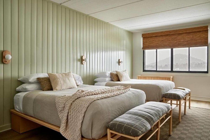 Laurel | 2 Queen | Cocktail Lounge, Alpine Hall, Restaurant + Bar | 2 Units - Lake Placid