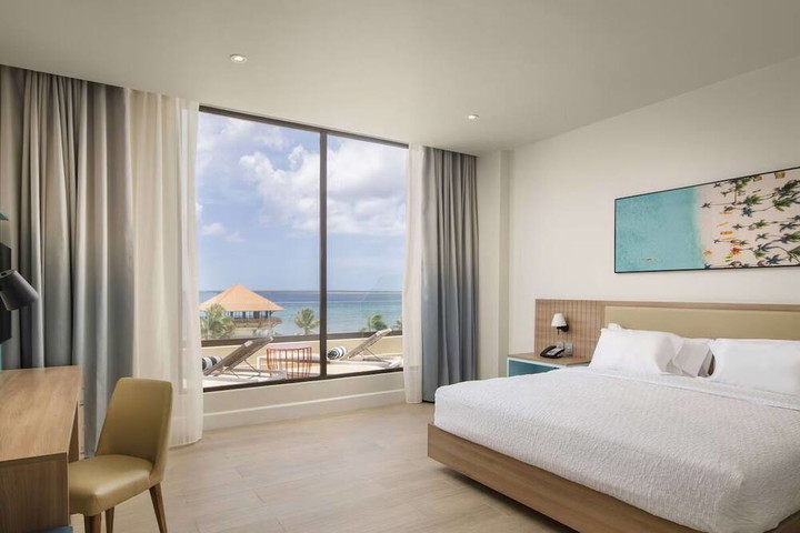 1 Bedroom Suite W/ocean View Balcony, Outdoor Pool, Beach Access & Free Parking - La Romana