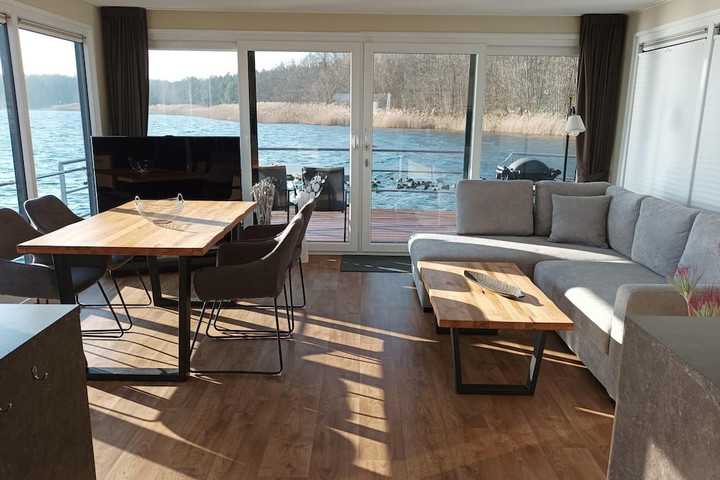 9. Schwimmendes Ferienhaus Dolcevita Auf Liegeplatz 10 - Schwimmende - Lübbenau/Spreewald
