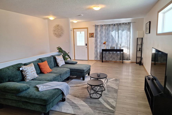 Cozy 2 Bedrooms In A Stylish Home In Central Brandon - Brandon