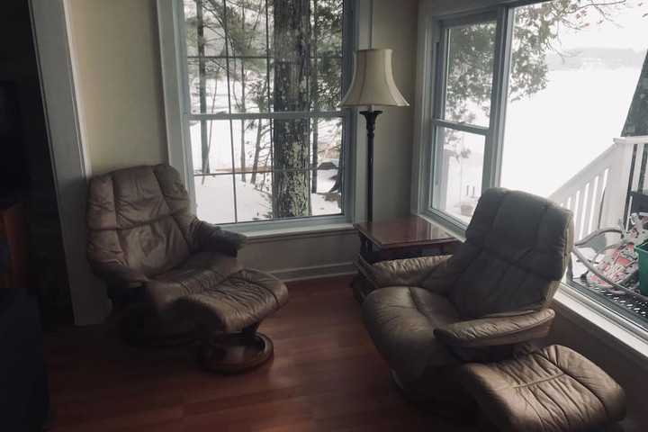 Charming Four Season Cottage  On Lake Muskoka - Gravenhurst