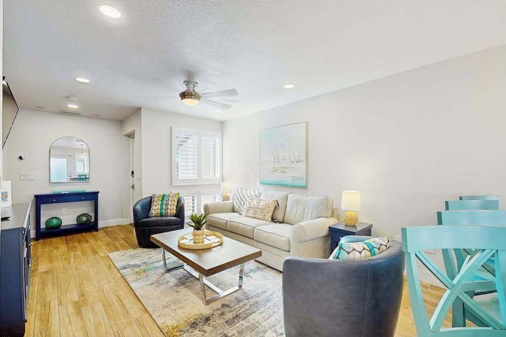 Dreamy Beach Condo With Ac & Balcony - Walk To Nature Park & Near Downtown - Sarasota, FL