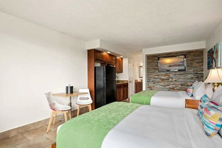 Park Royal Orlando Suite Located In The Entertainment District - St. Cloud, FL