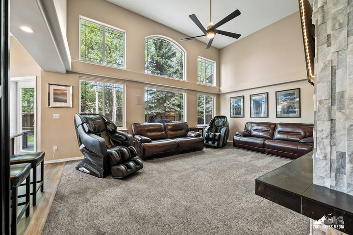 Relax Like Never Before At Pyrenean Circle: Up To 15 Guests - Anchorage, AK