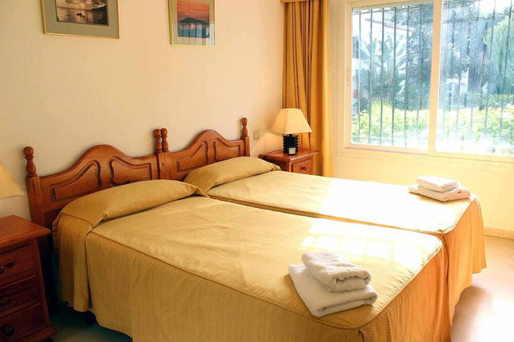 Appartement Pour 6 Personnes, Vues Jardins - Estepona