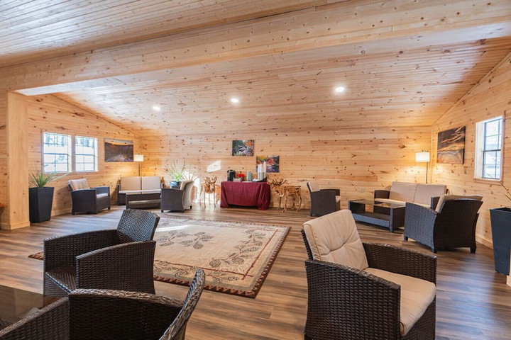 Rustic Cedar Suite White Mountains Retreat - New England