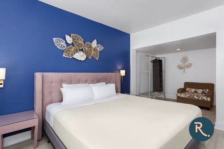 Roami At Hotel Astor | Miami Beach Studio - South Beach, FL