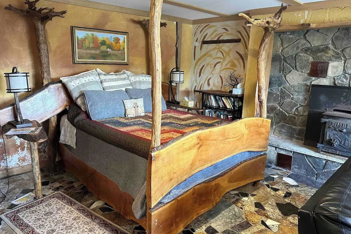 Magic Forest Farm's Mountain View Suite - Albany, NY