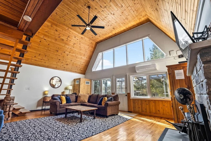 Waterfront Kawartha Lakes A Frame Cottage With Hot Tub, Pet Friendly - Fenelon Falls