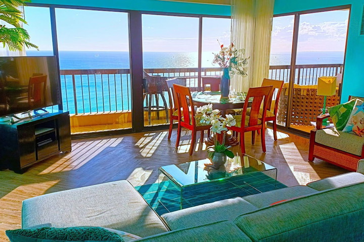 Top Floor Penthouse @ Waikiki Beach Tower - Direct Oceanfront Condo In Waikiki - Honolulu