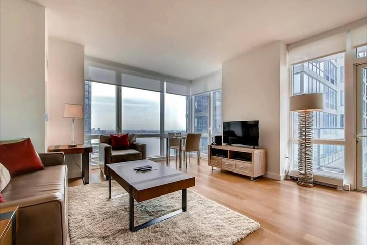 Fully Furnished 1br | Wifi + Desk | Near Hospitals - New York