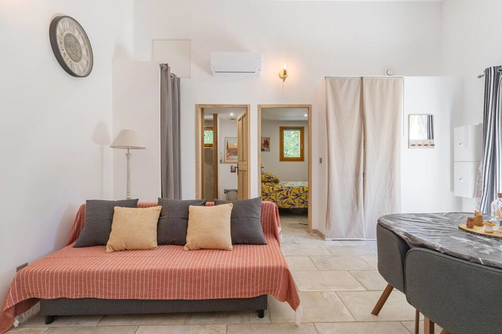 Apartment "Le Petit éCureuil" With Shared Pool, Private Terrace, And Wi-fi - Apt