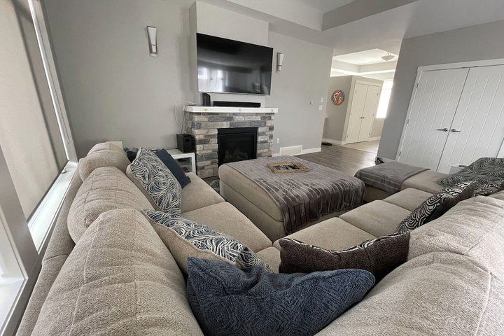 3 Bedroom Sleeps 6 Great View New Home Sendero Canyon Available All Summer - Penticton