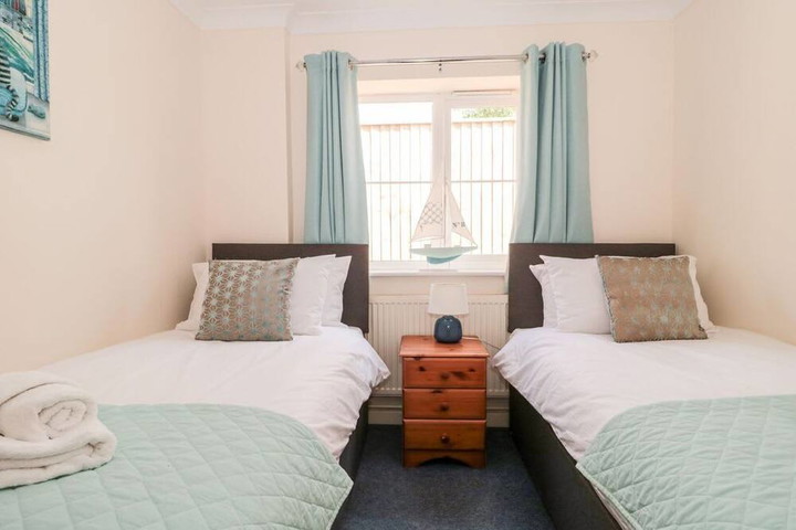 Garland: Charming Property In Weymouth - Weymouth