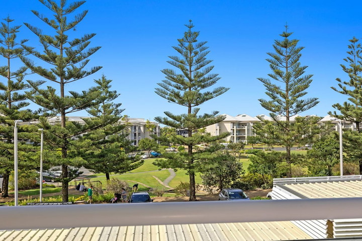 North Facing Park View 2bed2bath - Wifi + Parking - Tweed Heads