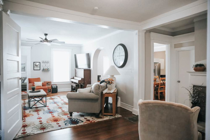 Beautiful Remodeled Historic Drake Univ Home Minutes From Downtown And All Metro - Des Moines, IA