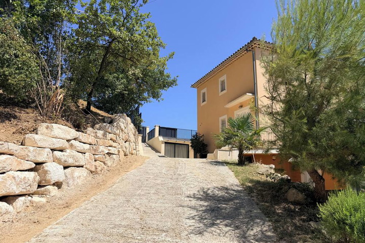 Villa Avec Piscine, Jacuzzi Et Vue Panoramique - Bagnols-sur-Cèze