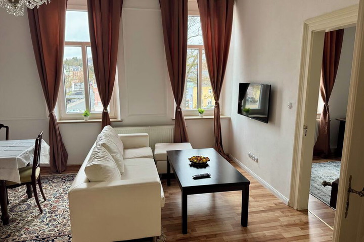 Beautiful Vacation Apartment In Rehau For Vacation & Business Trips - Hof