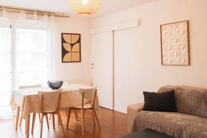Appartement Avec Balcon Et Parking Proche Métro - Eaubonne