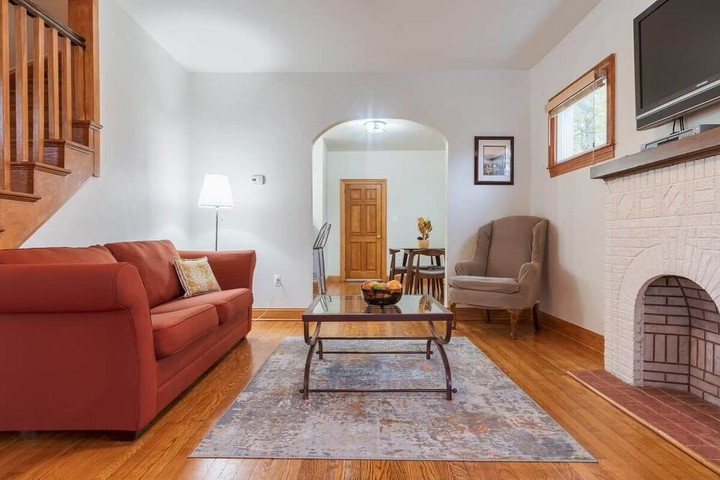 4br/2 Full Bath - Sleeps 10! Large Yard! 2 Cars! - Largo, MD