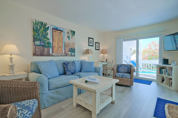 Seabreeze Cottage - Sleeps 6 Guests  In 2 Bedrooms - Anna Maria Island, FL
