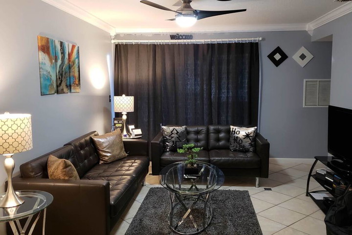 Condo/apt. Near Disney, Universal, 3 Pools, Wifi,free Parking ! - Orlando, FL