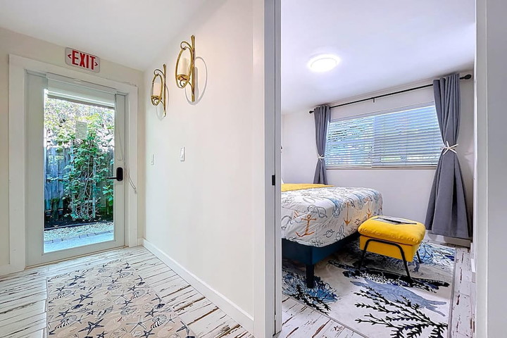 Charming Ground Level Resort Style 3 Unit Condo  - Unit C - Anna Maria Island, FL