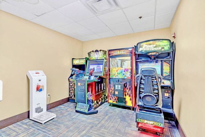 Grand Condo Avec Piscine, Jacuzzi Et Bbq ! - Orlando