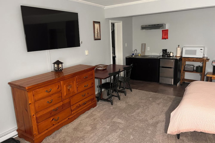 Ledgerock At Whiteface - Deluxe Double Room - Wilmington, NY