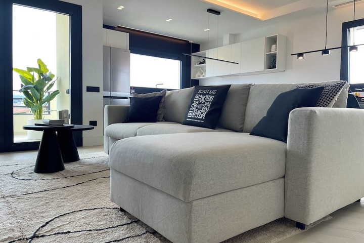 Luxury 2br Penthouse With Terrace, Sea View And Gated Parking In Central Olbia - Olbia