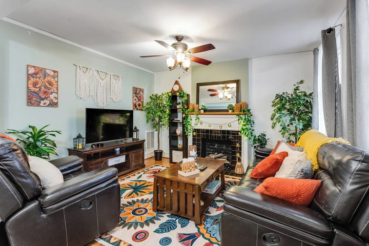 Boho Carytown Retreat | 2br With Backyard Oasis - Richmond, VA