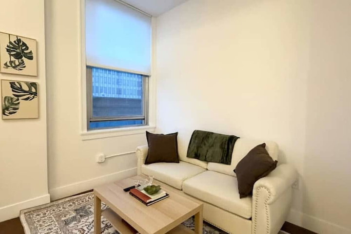 Yale Deluxe Modern Apartment - New Haven, CT