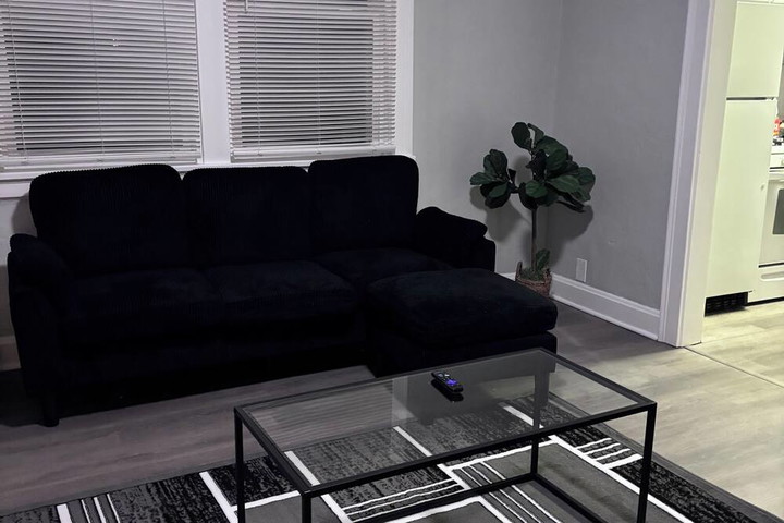 Modern Top Level Escape - Stylish, Clean And Central - Cincinnati