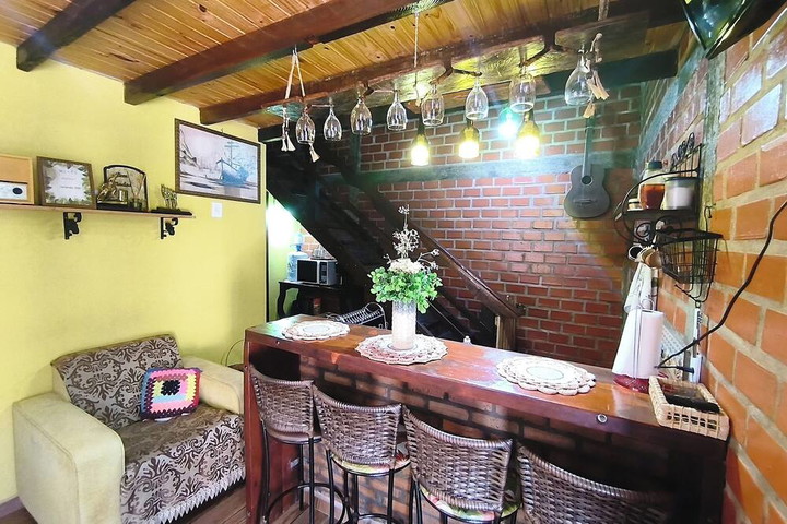 Tarumã Challes 02: Complete Chalet, 2 Bedrooms, Balcony And Barbecue, Pets Allowed. - Bonito