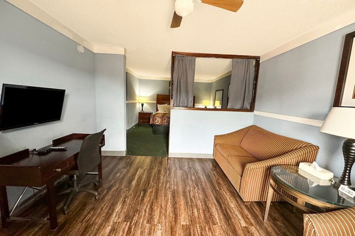 King Bed Non-smoking - Ridgeway, SC