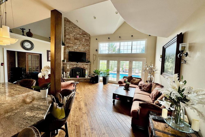 Luxury 5br Family Getaway Heated Pool, Hot Tub, Fire Pit, Game Room, - Arlington Heights, IL