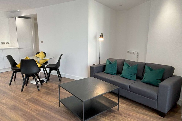 Central Bracknell Apt W/ Balcony & Fast Wifi - Bracknell